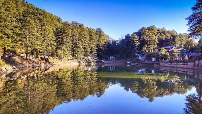 Explore the Beauty of Dal Lake - A Gem Among Himachal Pradesh's Lakes